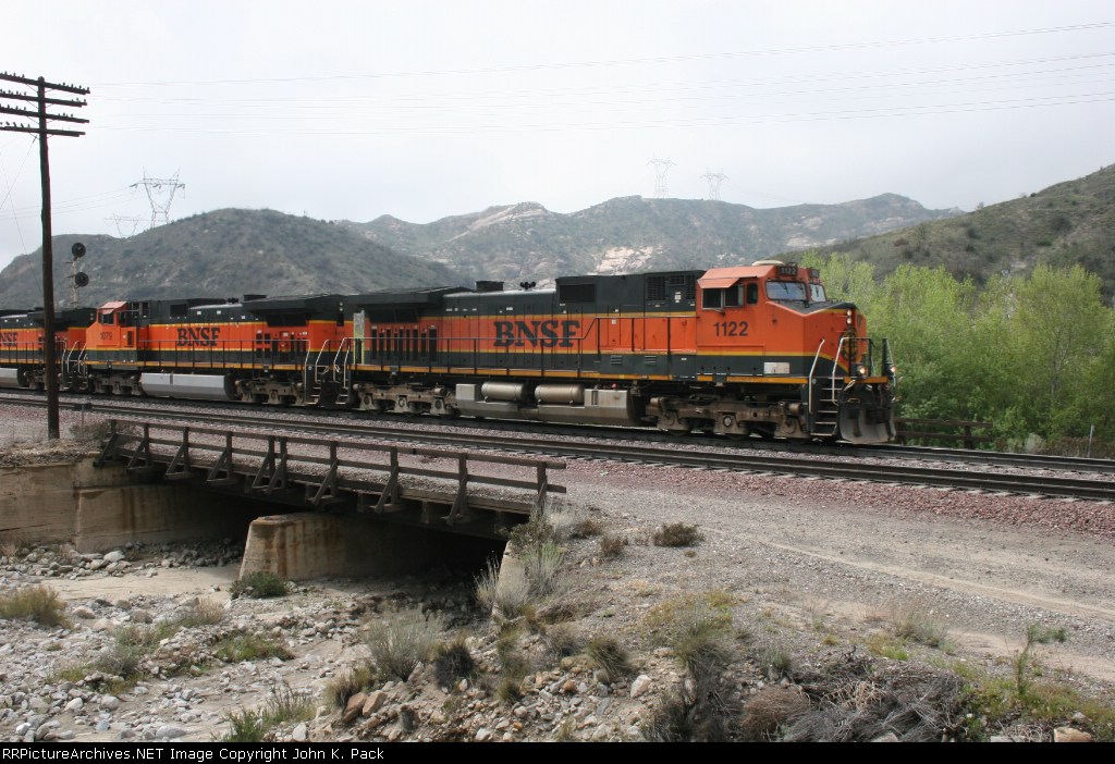 BNSF 1122